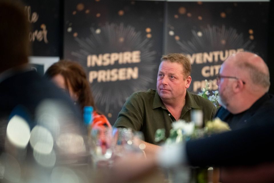 Michael Mortensens koncern runder milepæl - mens bundlinjen tager et ...