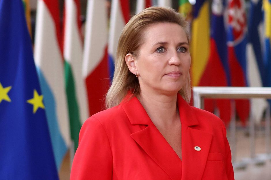 Mette Frederiksen støtter polsk asylstop og anklager Rusland for ...