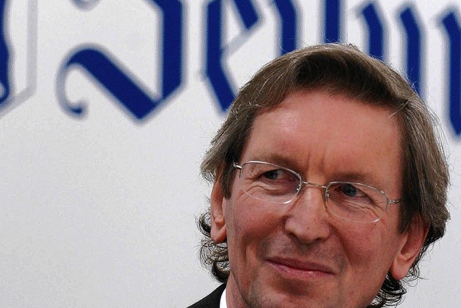 Mecom-købere sænker bud