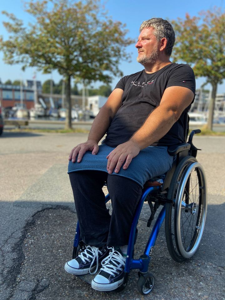 Jesper døde efter voldsom ulykke: Nu kæmper han for at rejse sig og gå igen - Jyllands-Posten