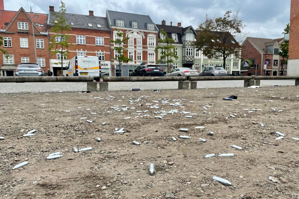 Gadefest på Dæmningen: »Bare de venter med at skrue helt op« - Jyllands ...