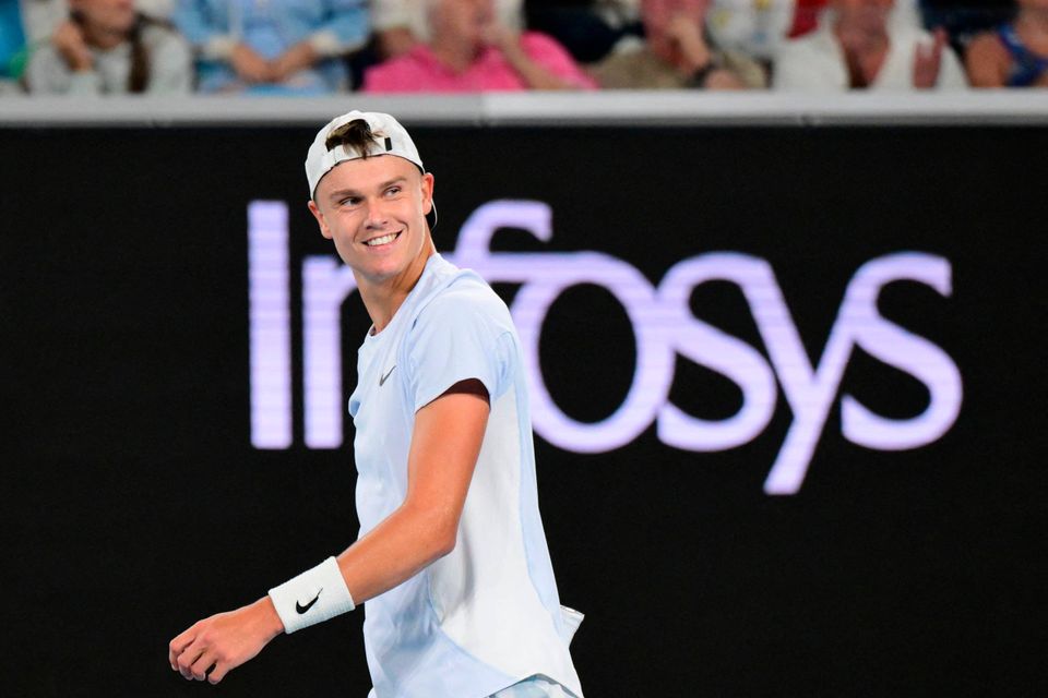 Holger Rune videre i Australian Open: Nu venter verdensetteren - Jyllands-Posten