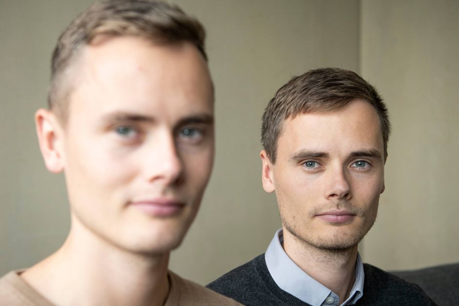 Direktør-tvillinger i kovending: Nu beklager de