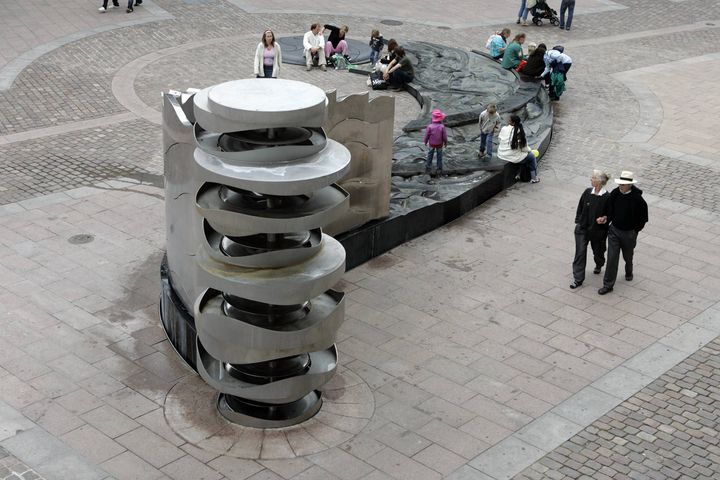 Hårdt kritiseret skulptur skal fjernes: "Den Store Havfrue" er et ...