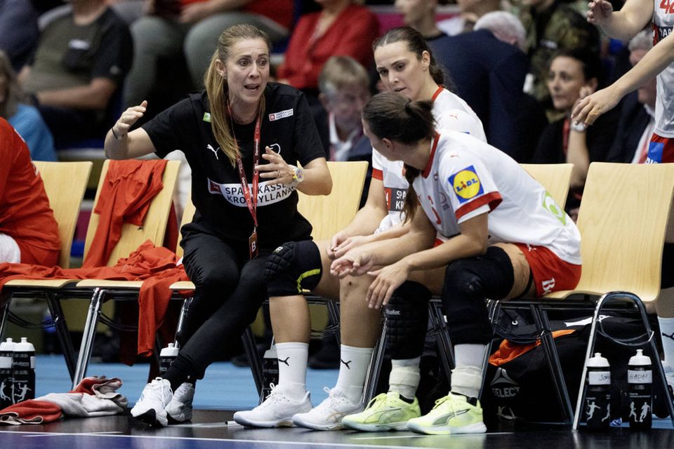 Dansk assistent lander rumænsk storjob midt under VM - Jyllands-Posten