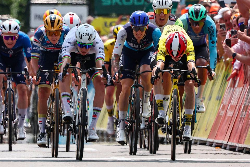 Pogacar slår Vingegaard og vinder vild etape i Dauphiné - Jyllands-Posten