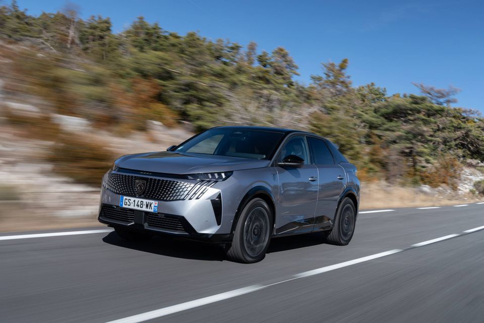 Den nye Peugeot E-3008 har hitpotentiale - Jyllands-Posten