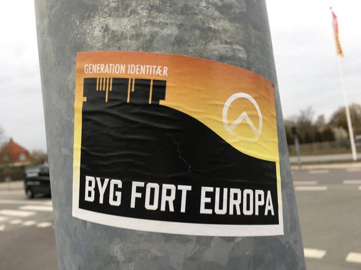 Indvandringskritisk propaganda overalt i midtbyen: »Jeg har fjernet tæt ...