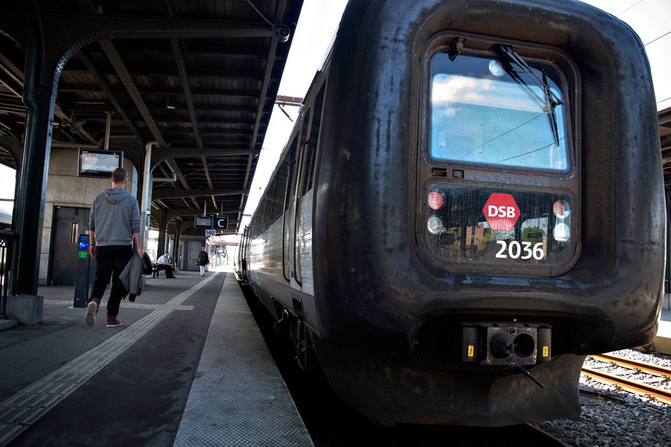 DSB må vente et halvt år længere på levering af 100 eltog - Jyllands-Posten