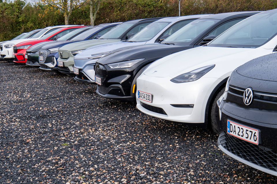 Rekordsalg af brugte elbiler: Priserne falder fortsat, mens efterspørgslen stiger - Jyllands-Posten