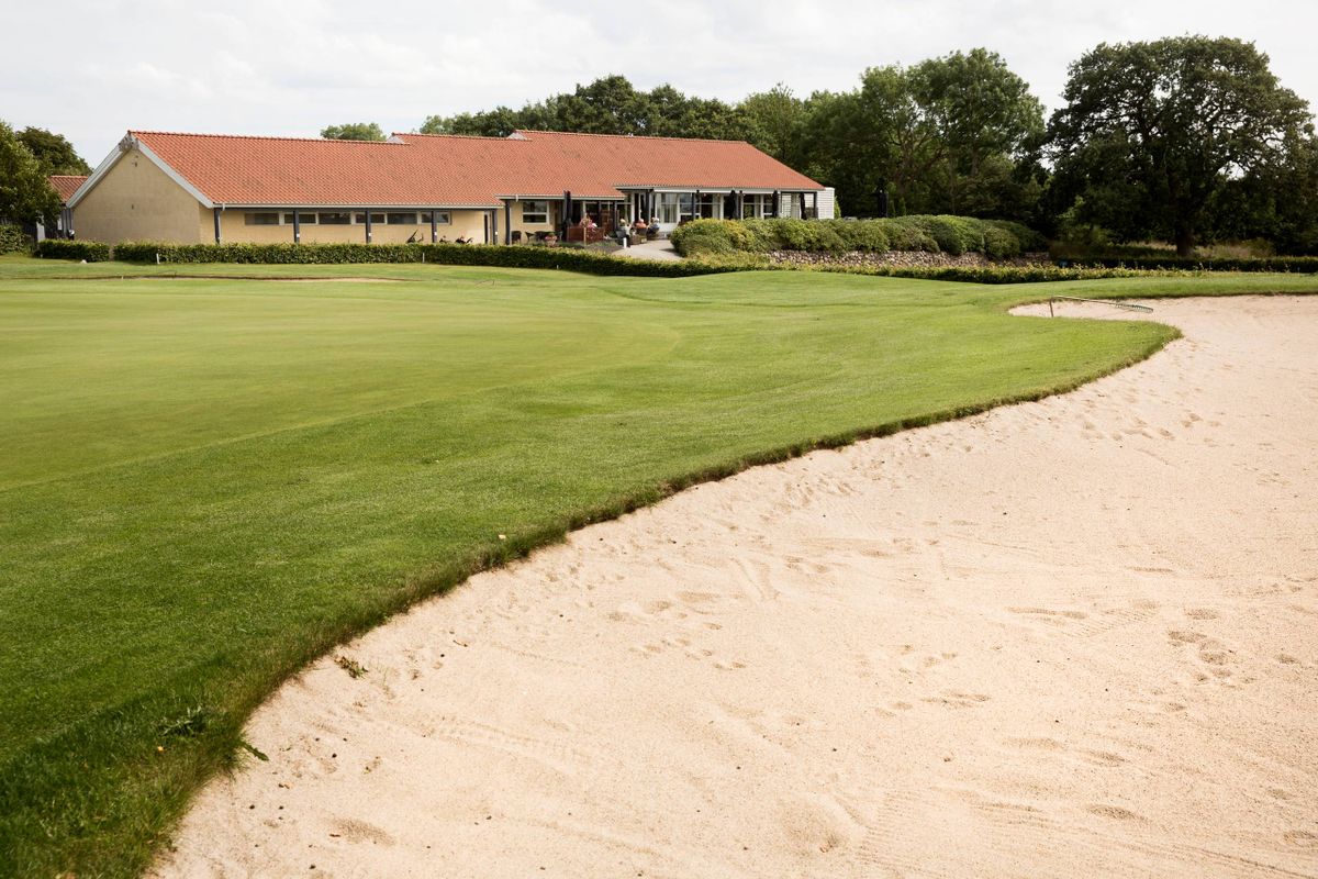 Restaurant får ny sur smiley: »Vi har haft en mand til at rense en fuge ...