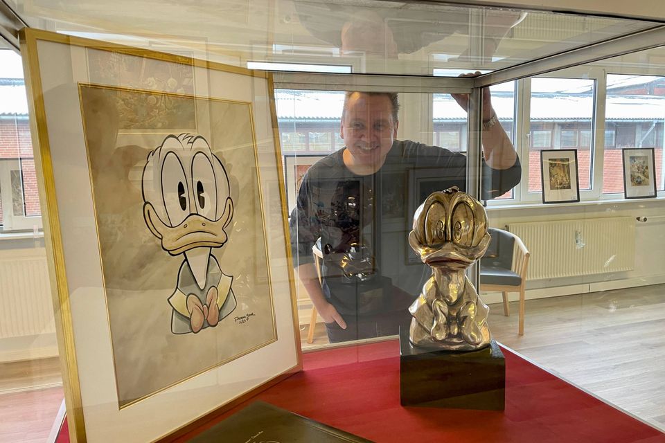 Europas førende Disney-galleri ligger i Randers: Niels Munk Verner har ...