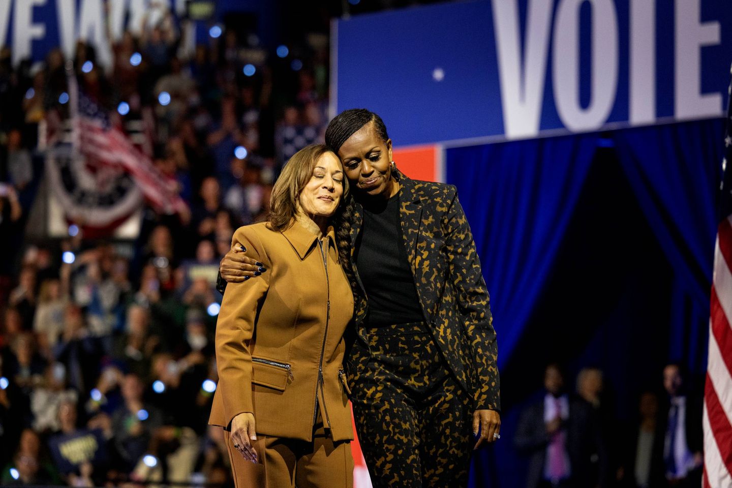 »En forbryder, en slumherre og et rovdyr«: Michelle Obama fordømte ...