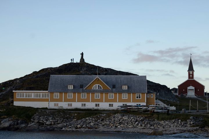 Grønlandsk politiker har fået nok: Fjeldabe og grønlænderstiv skal ...