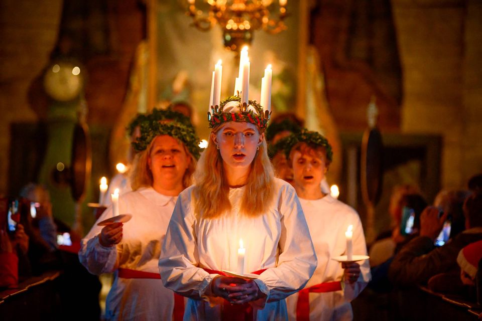 Undervisning er vigtigere end luciaoptog - Jyllands-Posten