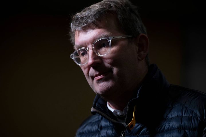 Han er kendt som en træmand: Nu overrasker Troels Lund med erkendelse ...