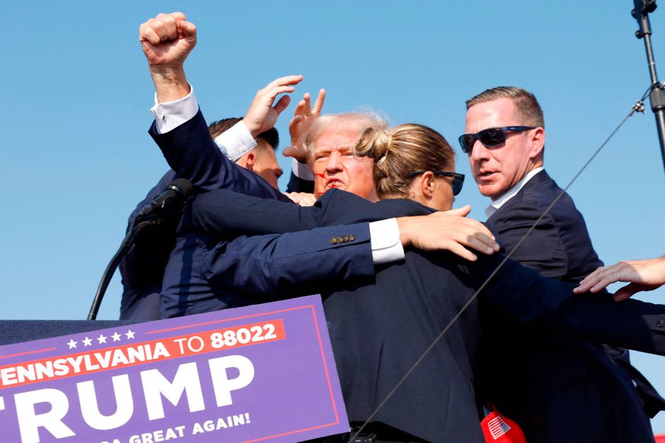 Første skud er løsnet i USA's »kolde borgerkrig«: Trumps knyttede næve ...