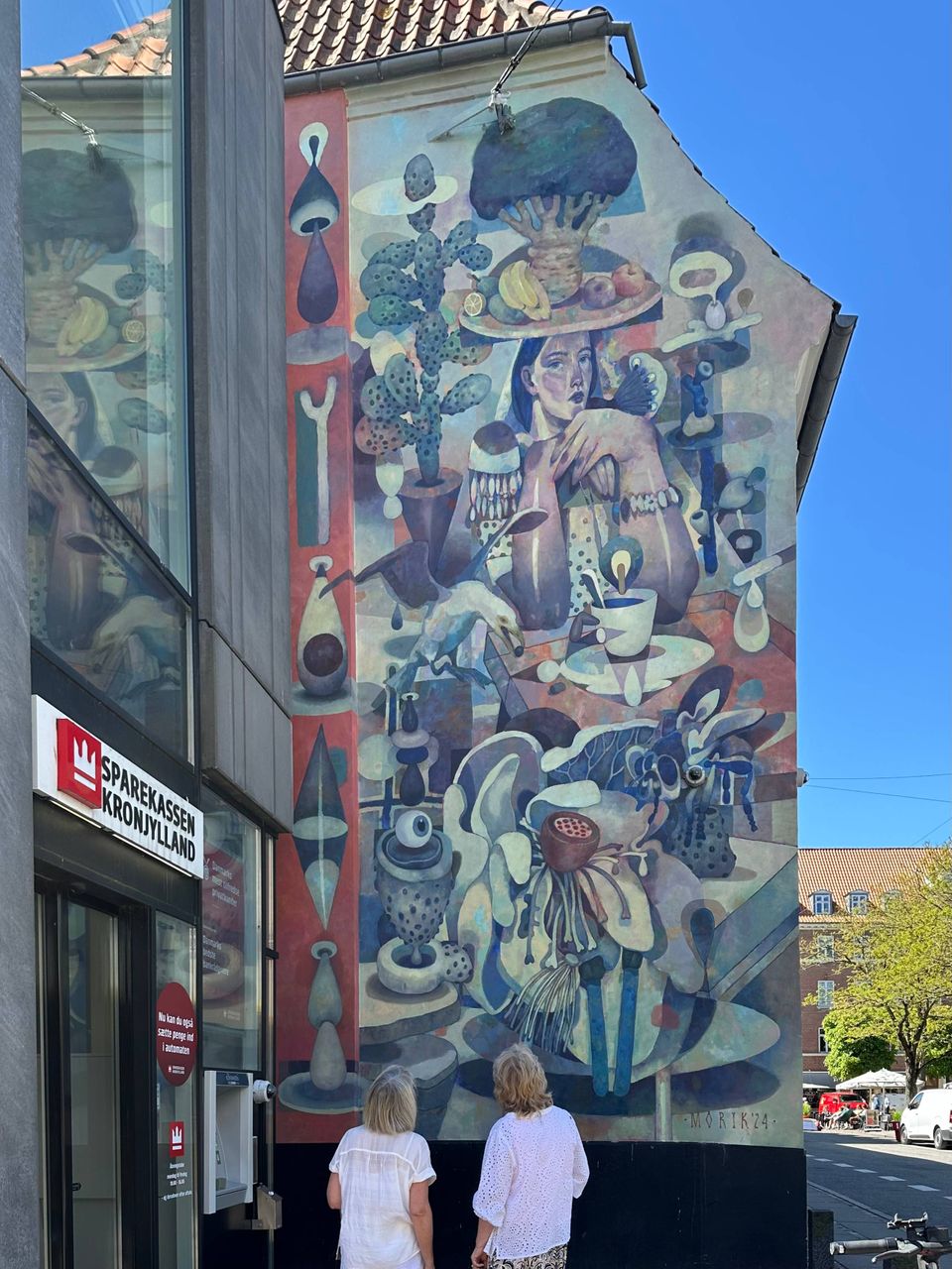 Aarhus har nu seks verdensmål-malerier – i næste uge er der otte ...