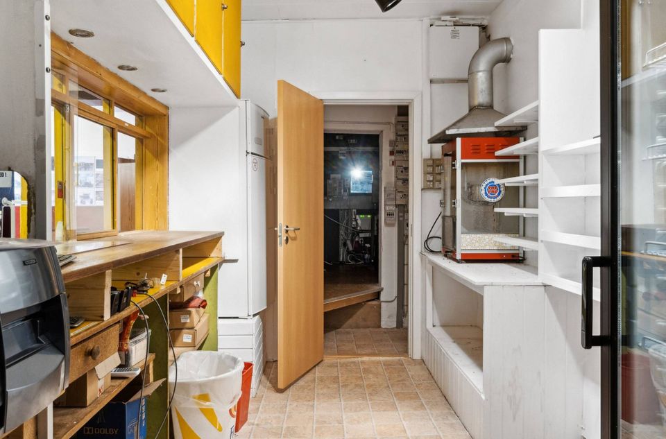 Efter Per Haubergs død: Malling Bio sat til salg - Jyllands-Posten